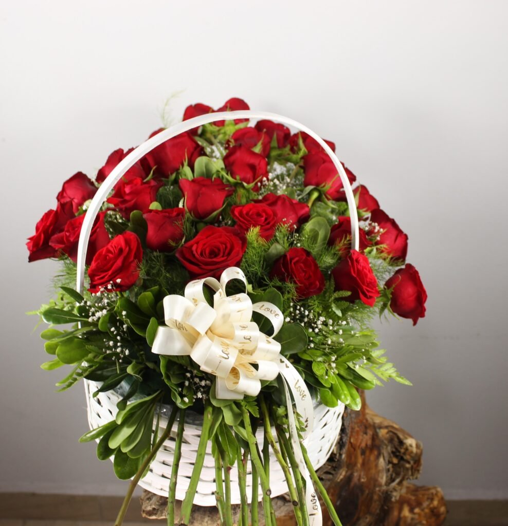 Canasta de rosas acostadas – Floreta